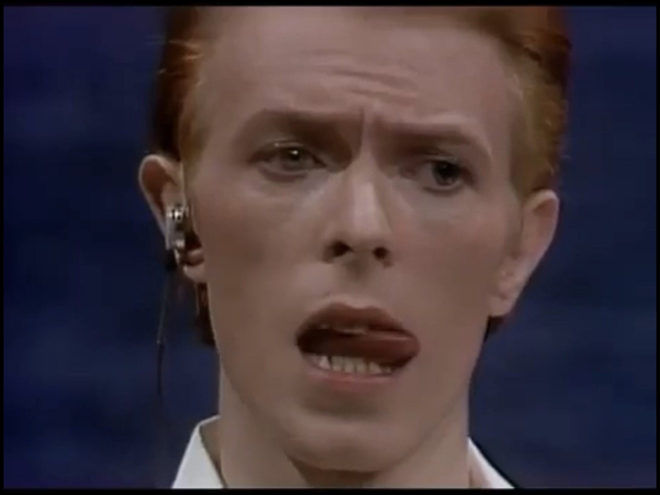 David Bowie – Russell Harty Show (Complete show 1975) David Bowie News ...