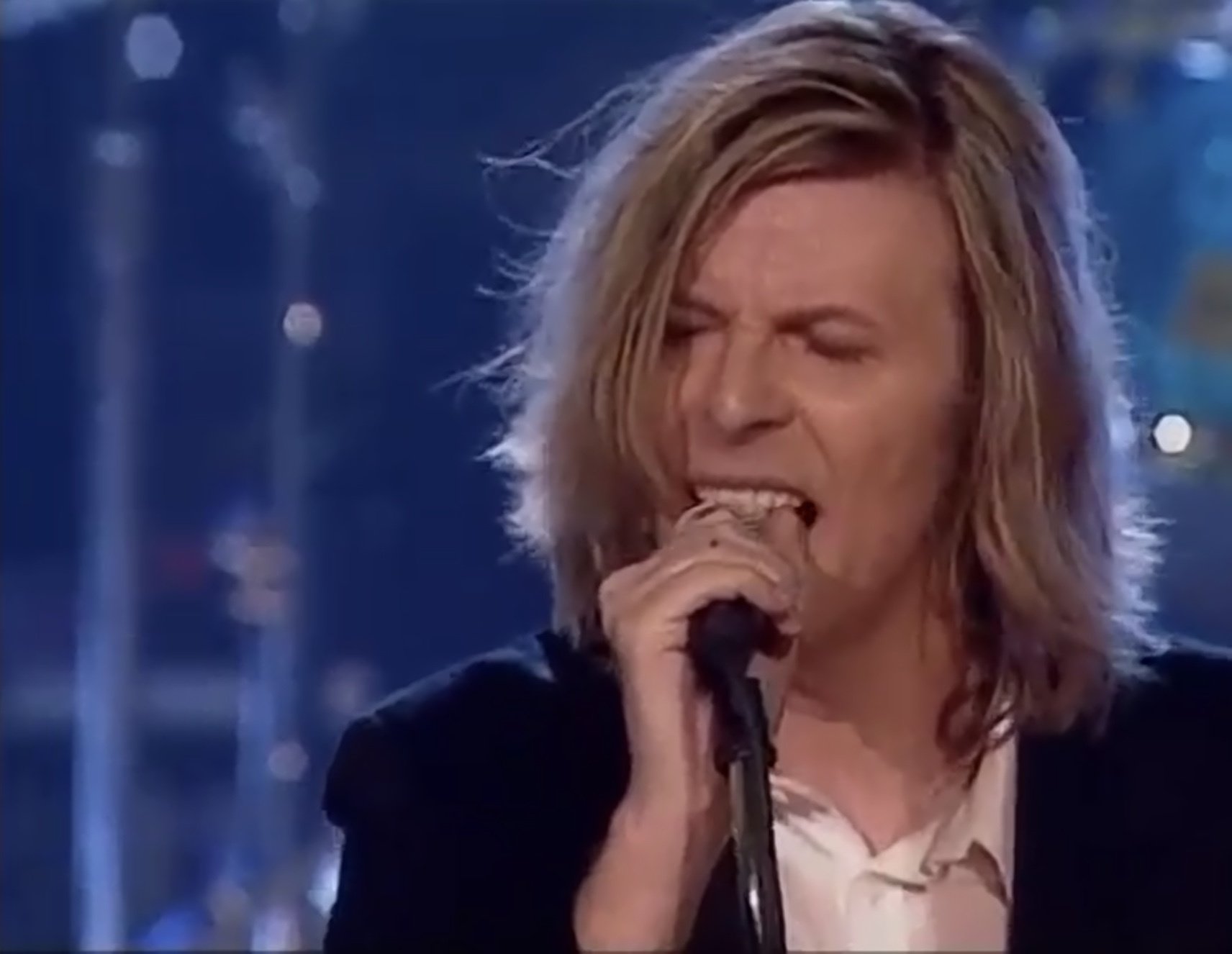 David Bowie – Stay (Live, BBC Radio Theatre, 2000) David Bowie News ...