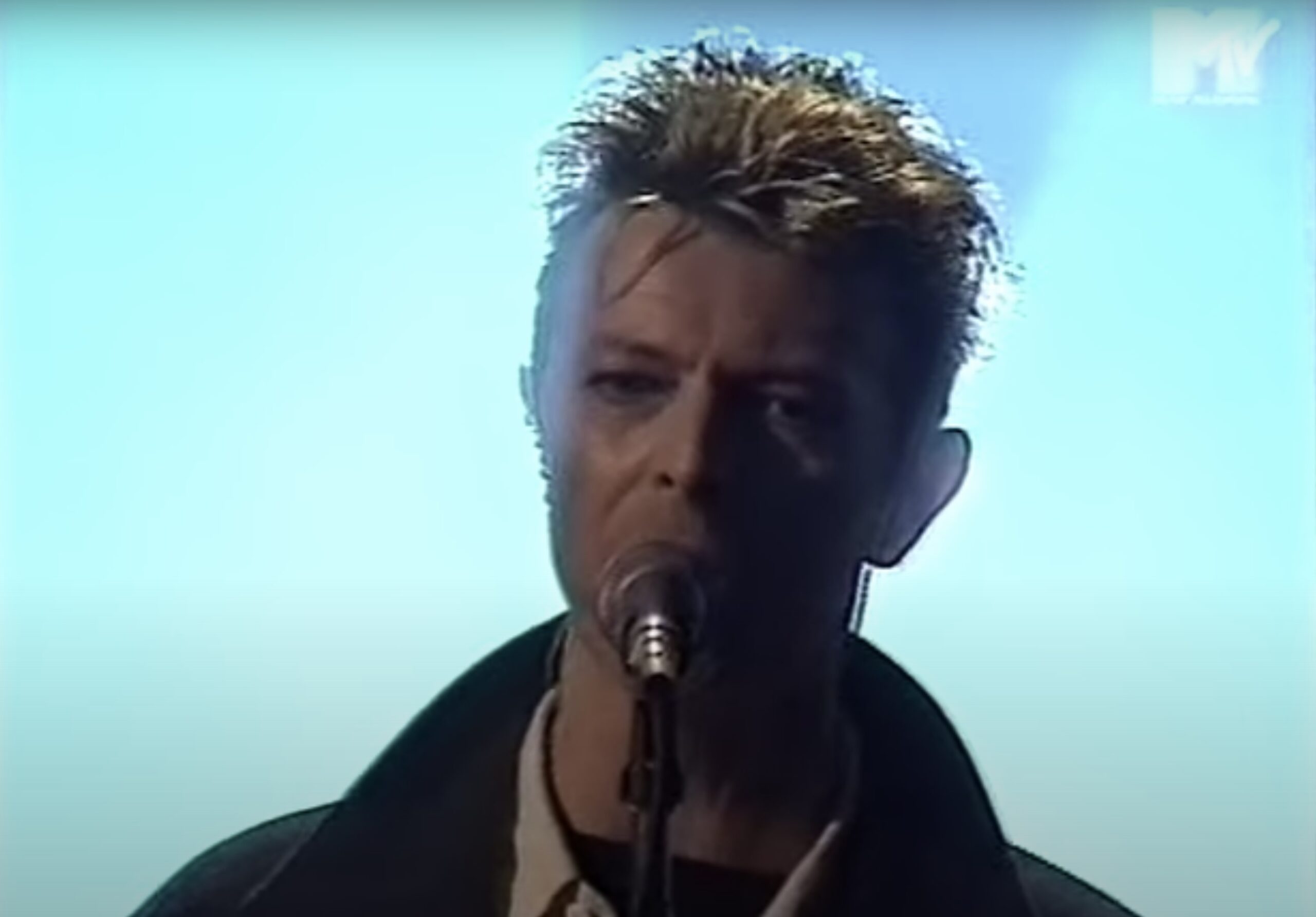 David Bowie – The Man Who Sold The World (MTV Europe Music Awards, 1995 ...