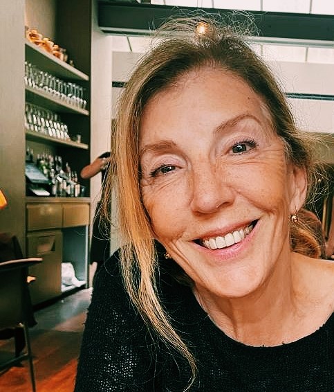 Faber signs ‘addictive and fascinating’ memoir from Bowie stylist Suzi ...