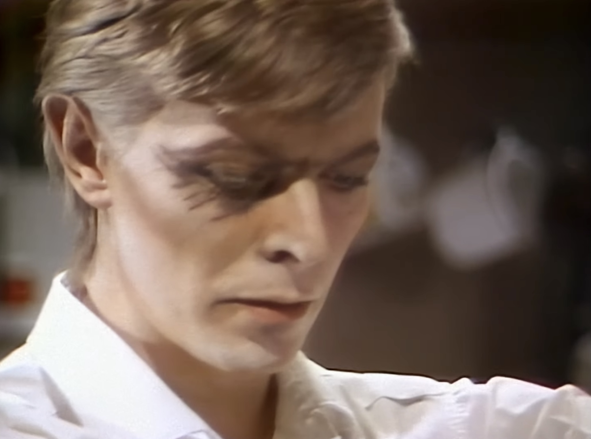 David Bowie – Look Back In Anger (HD upgrade) David Bowie News ...